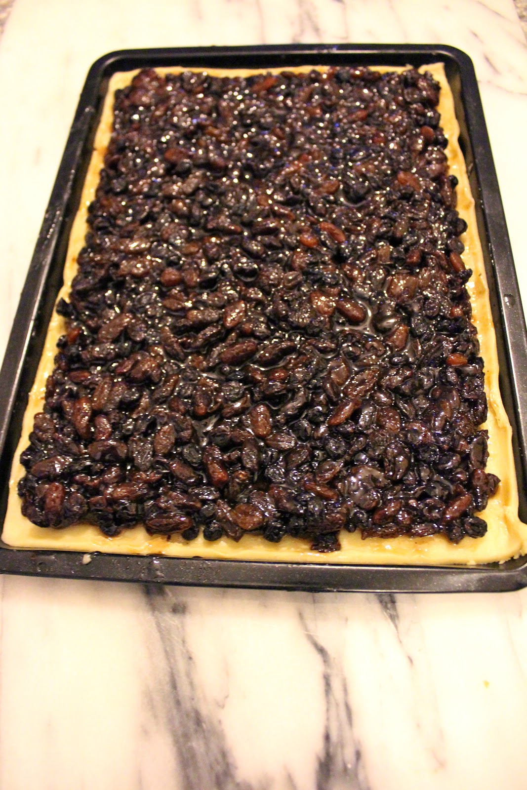 The Baking Fashionista: Shortcrust Fruit Slice