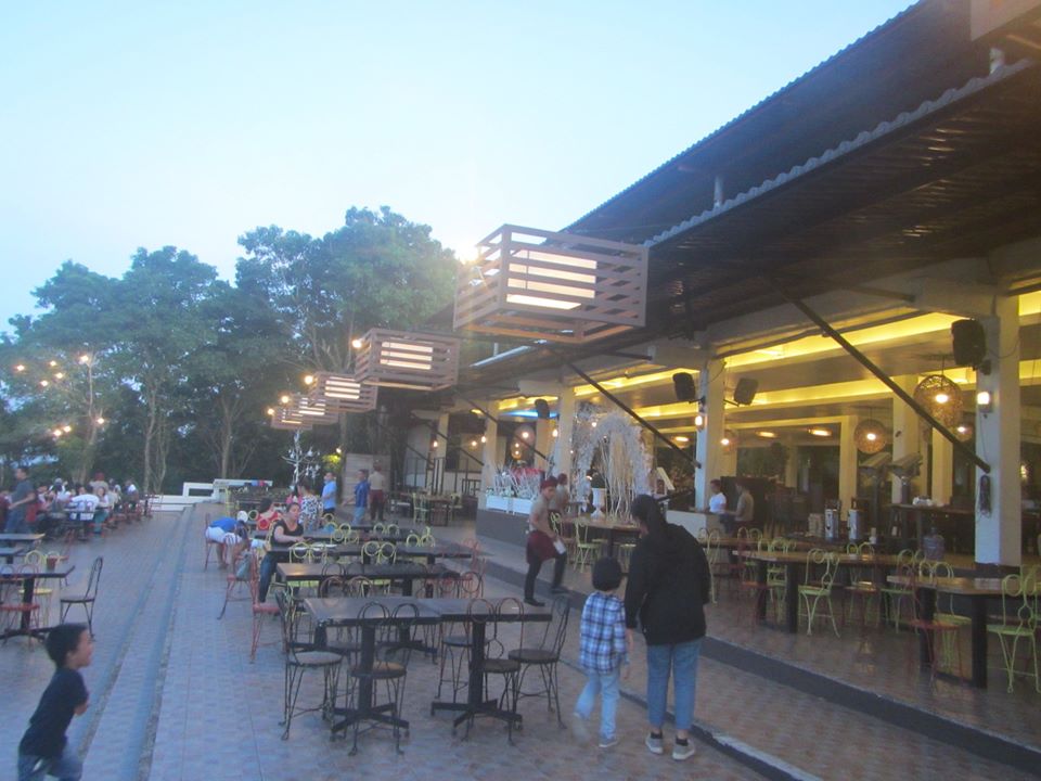 LEXICAL CROWN: THE BREATHTAKING VIEW OF CDO FROM ATOP HIGH RIDGE RESTAURANT