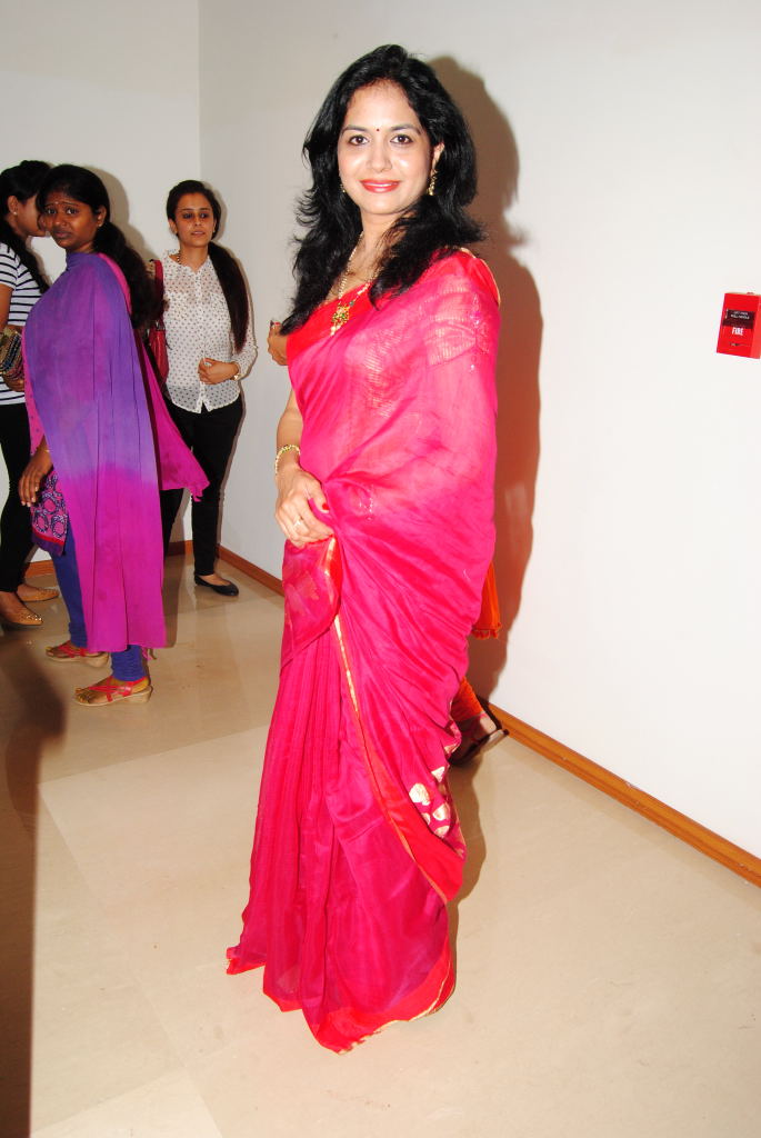 Singer Sunitha in Saree Photos | SOUTHTREND