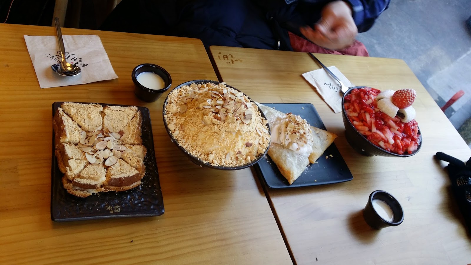 [Korean dessert/ Korean seol Bing] yummy dessert, patt bing su at "Seol ...