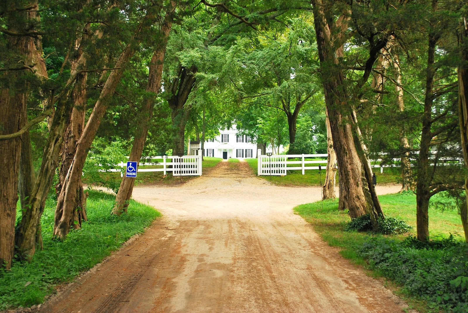 A Visit to Tuckahoe Plantation | Bevy Richmond