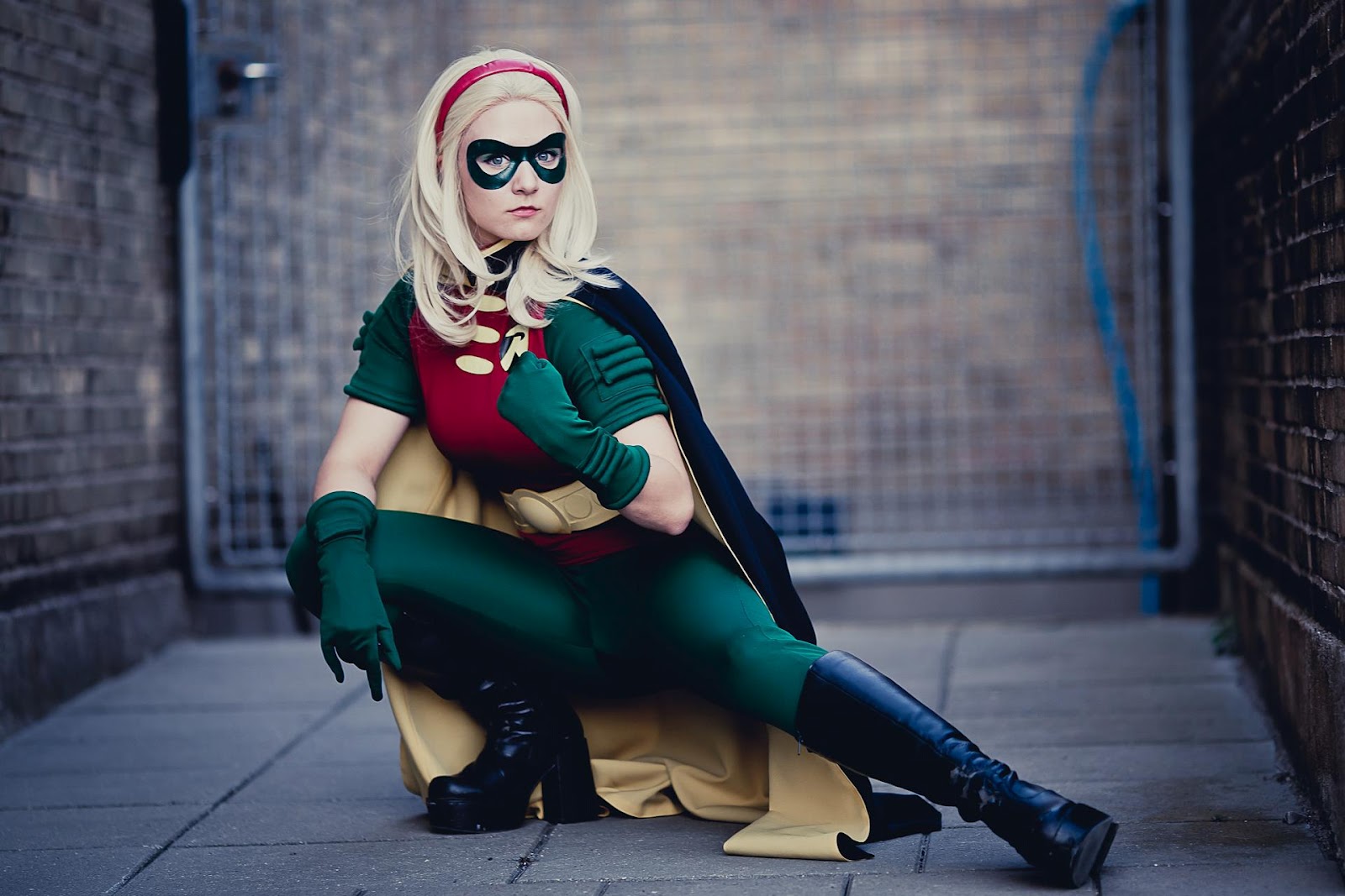 Geek Group Network: [Cosplay] Lady Robin (Stephanie Brown)