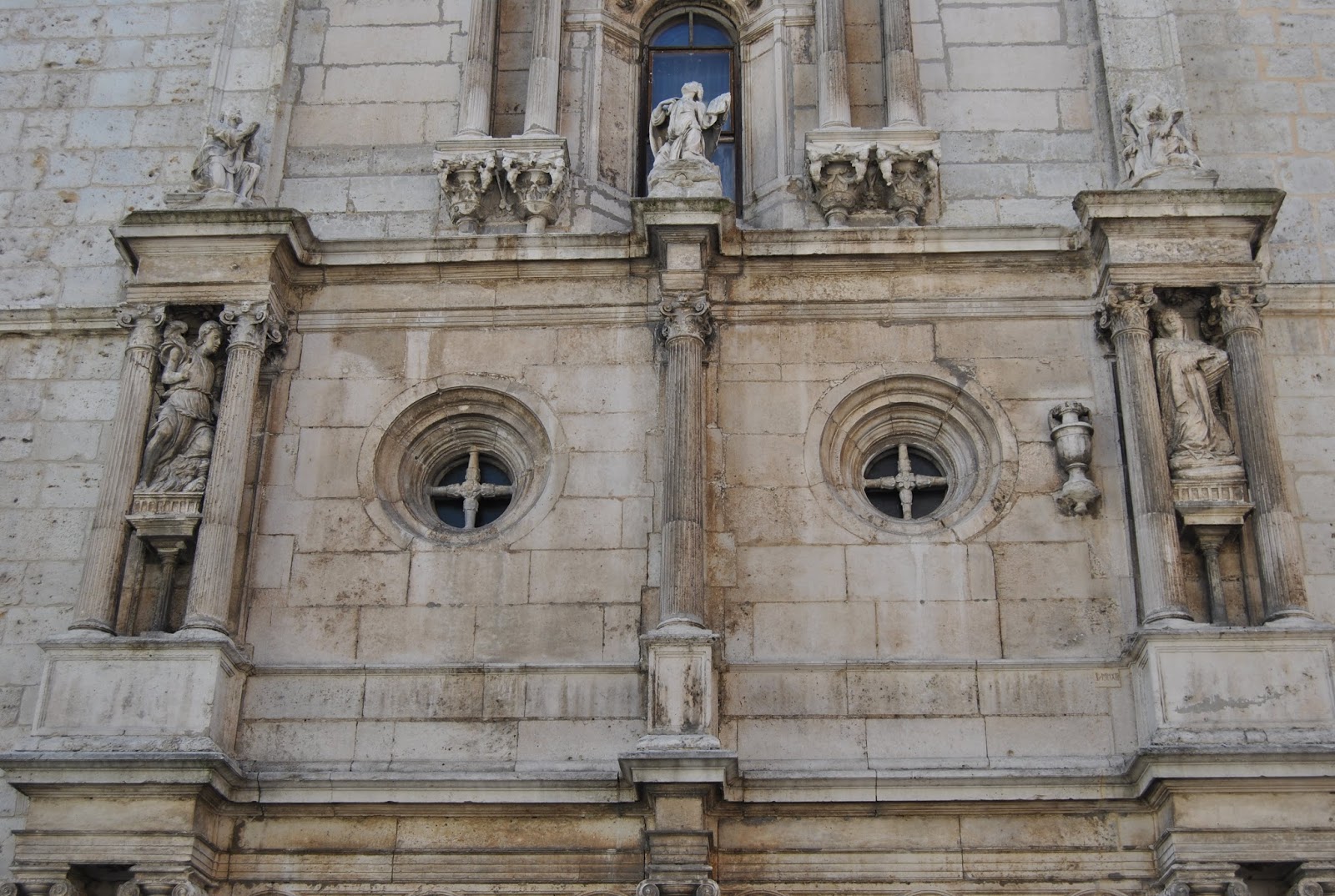 Arte en Valladolid: LA FACHADA RENACENTISTA DE LA IGLESIA DEL SALVADOR