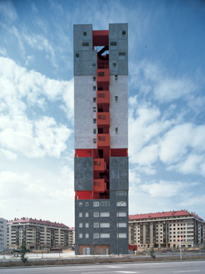 Ar(t) in te(ct)ure _ T M: Conceptual "Square" - 3 Building Examples