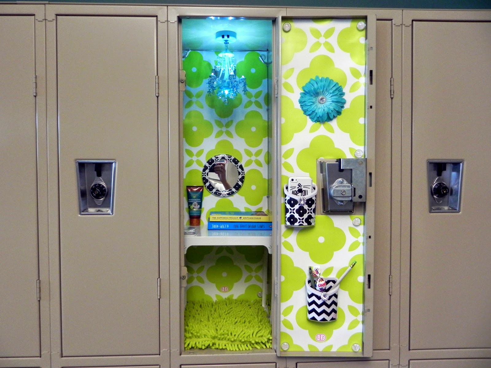 Smart n Snazzy: Decorate Your Locker with LLZ by Locker Lookz #LLZGirlz