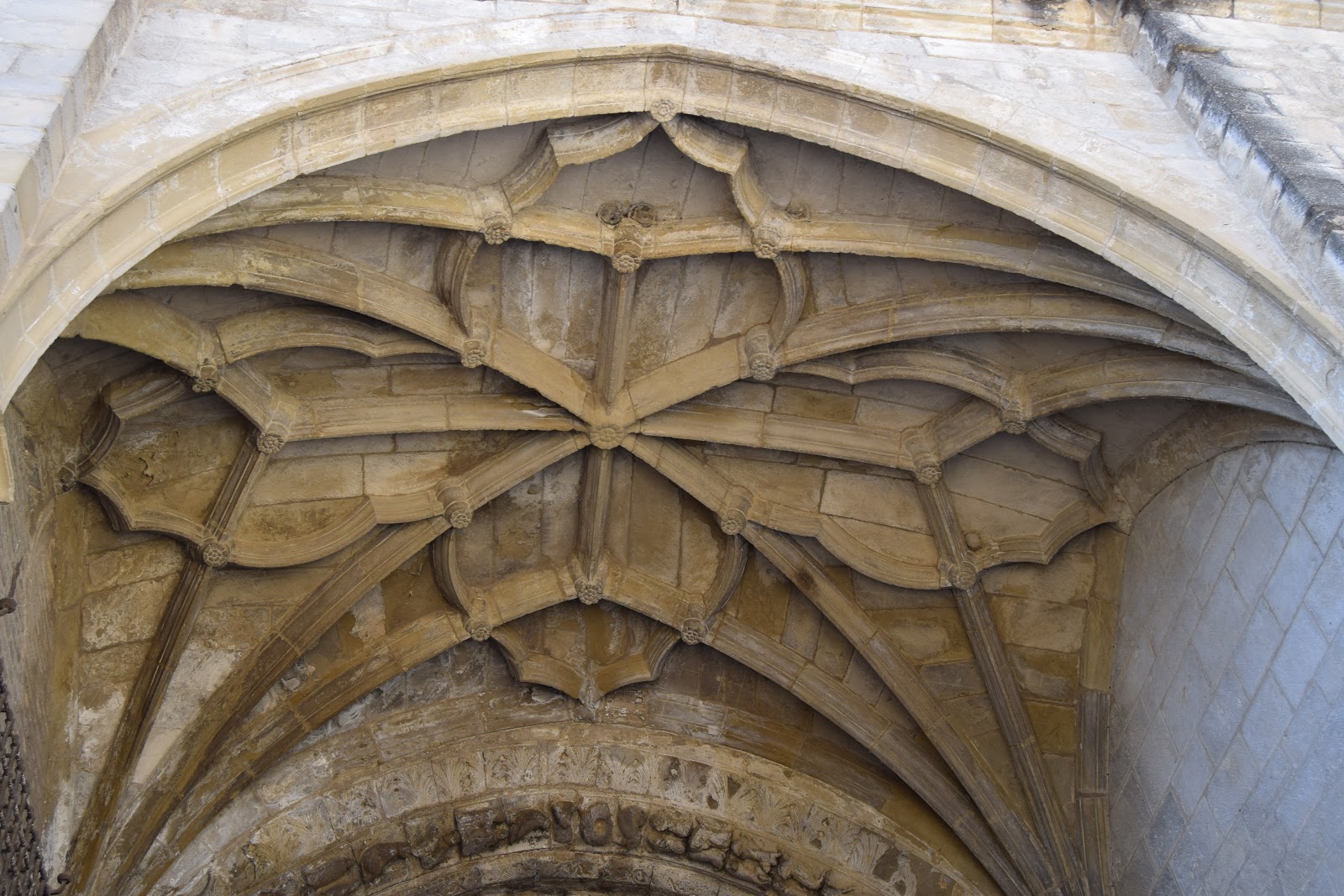 Sos del Rey Católico: BÓVEDAS ESTRELLADAS, PURO GÓTICO