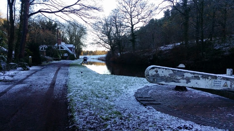 Lucy's Wednesday walks: Kinver walks: a snowy Hyde lock and Canal