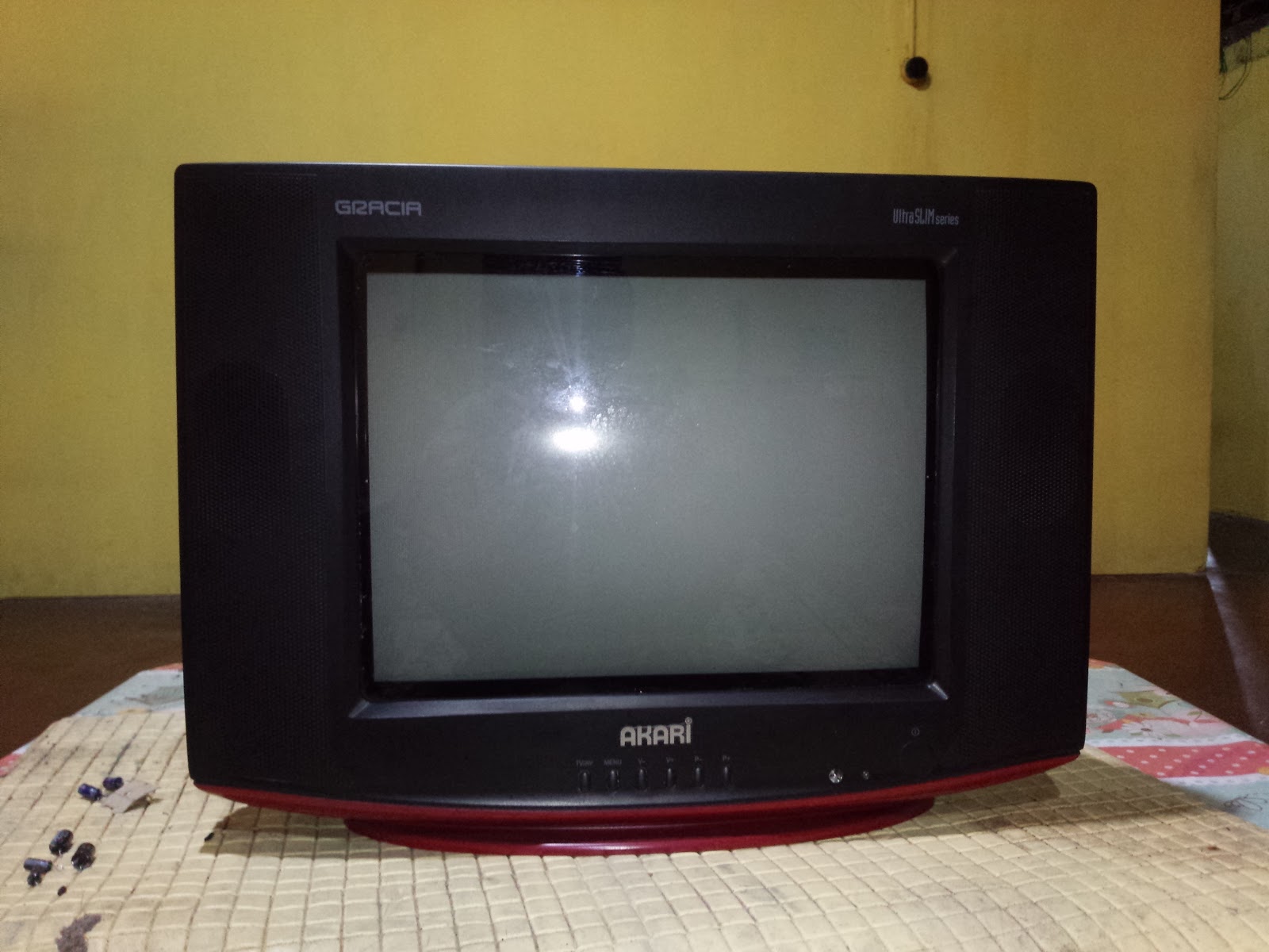 TV 14 inch Flat Slim Akari