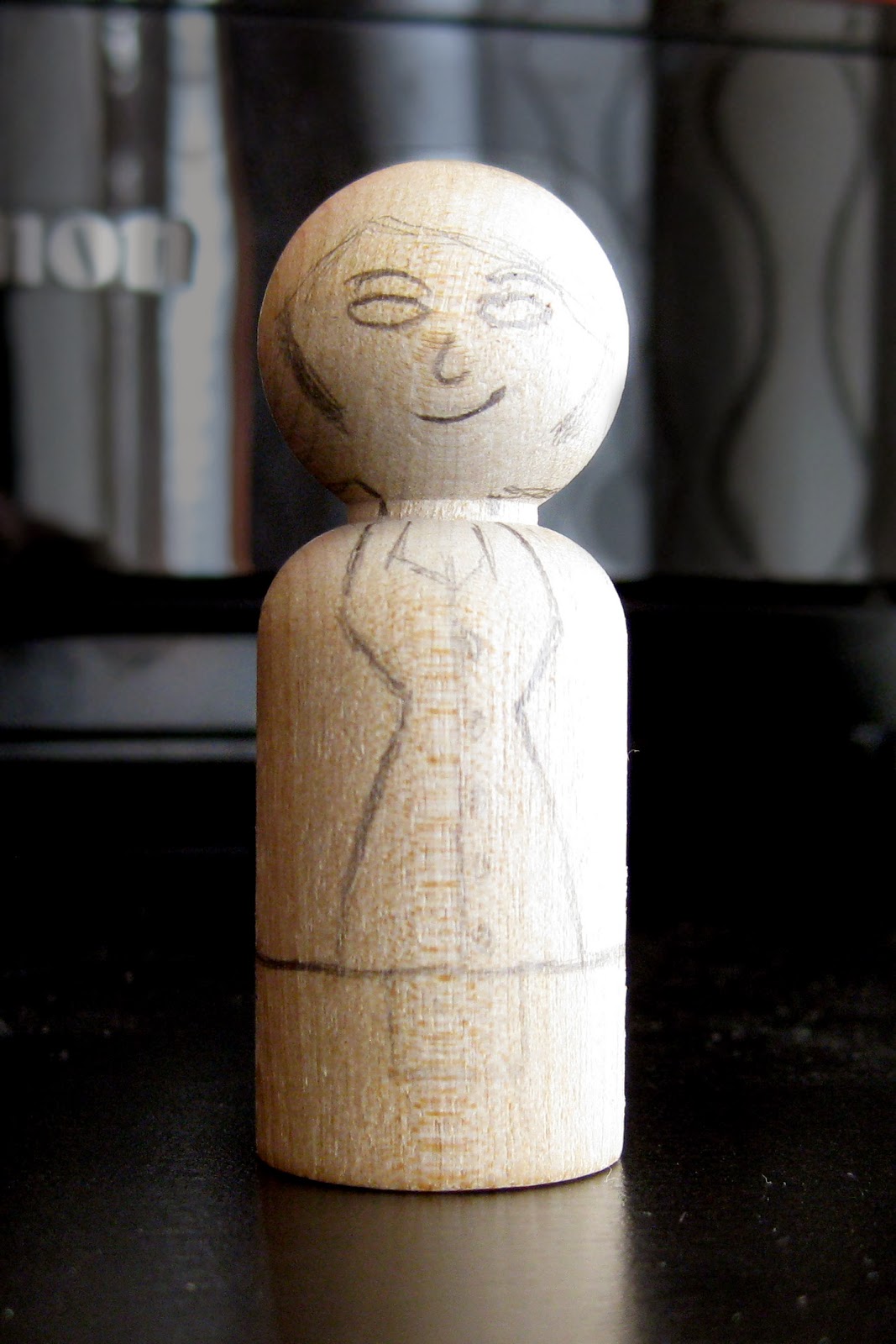 Hot Commodity Home Decor: DIY Peg People Ornaments