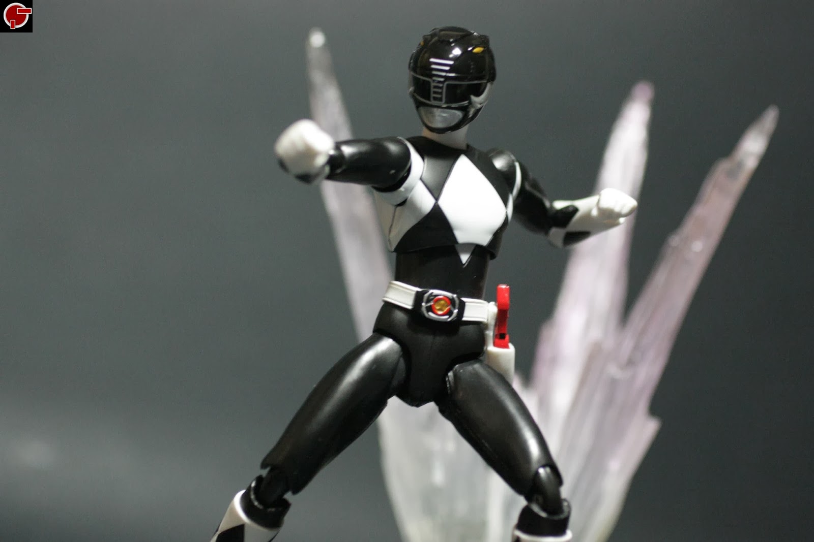 Firestarter's Blog: Toy Review: S.H. Figuarts Mammoth Ranger (Black Ranger)