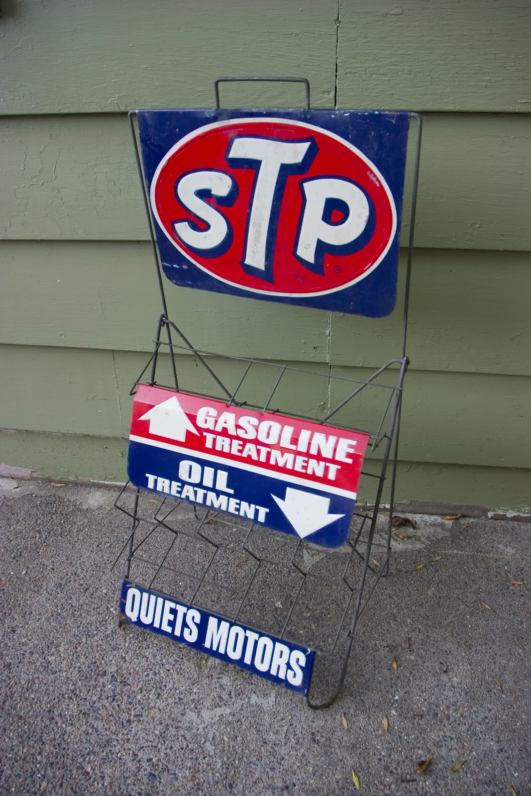 Golly what a swell blog: STP display rack.
