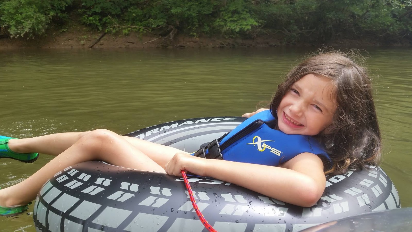 Grosgrain: Fun Things To Do This Summer (Get Your Summer On): Tubing