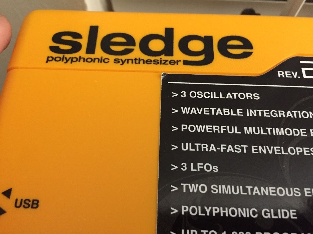 MATRIXSYNTH: Studiologic Sledge v2 24 Voice, 61 key, knob per function ...