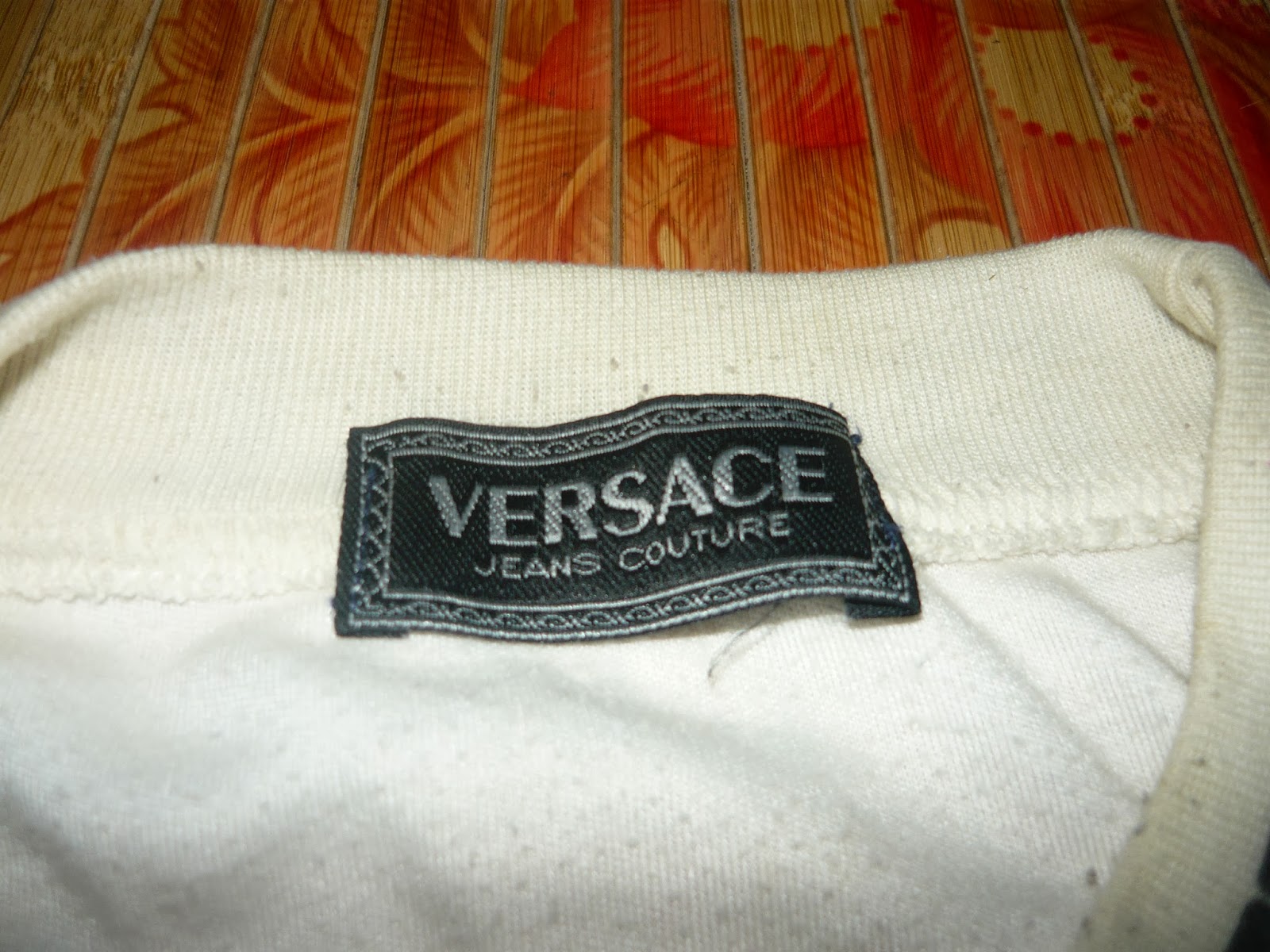 MCPICK VINTAGE: AUTHENTIC VERSACE JEANS COUTURE T-SHIRT