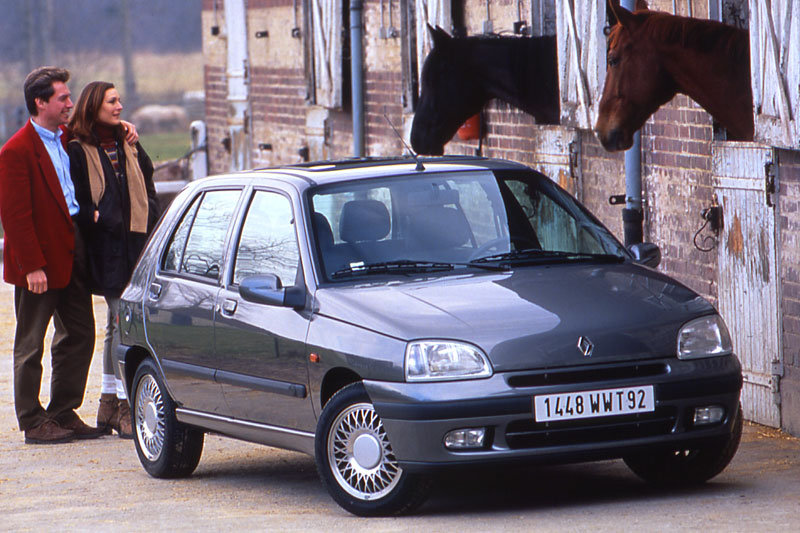 HISTÓRIA EM FOTOS - RENAULT CLIO