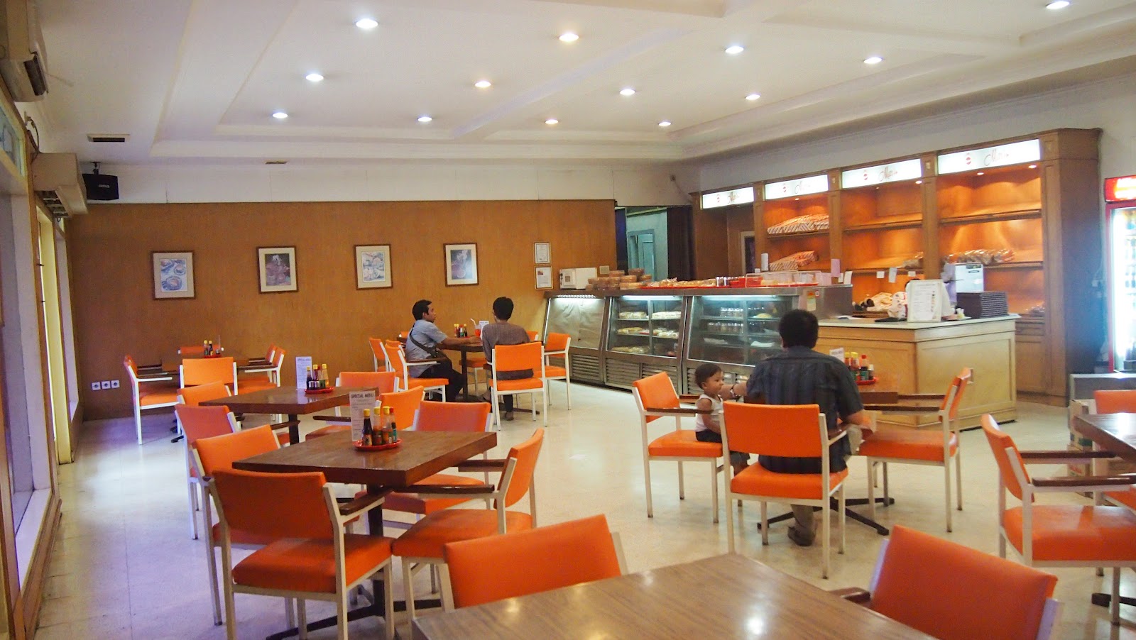 Maxim Bakery & Cafetaria - Life Cherish