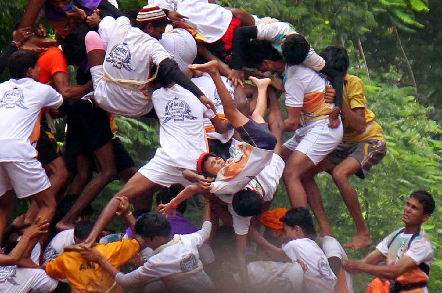 Photo features: When Human Pyramids Collapse