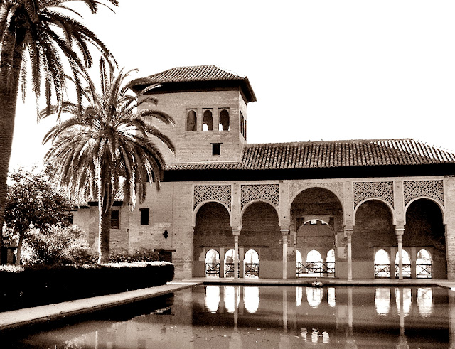 La mirada sepia: interpretaciones de la Alhambra: El Partal
