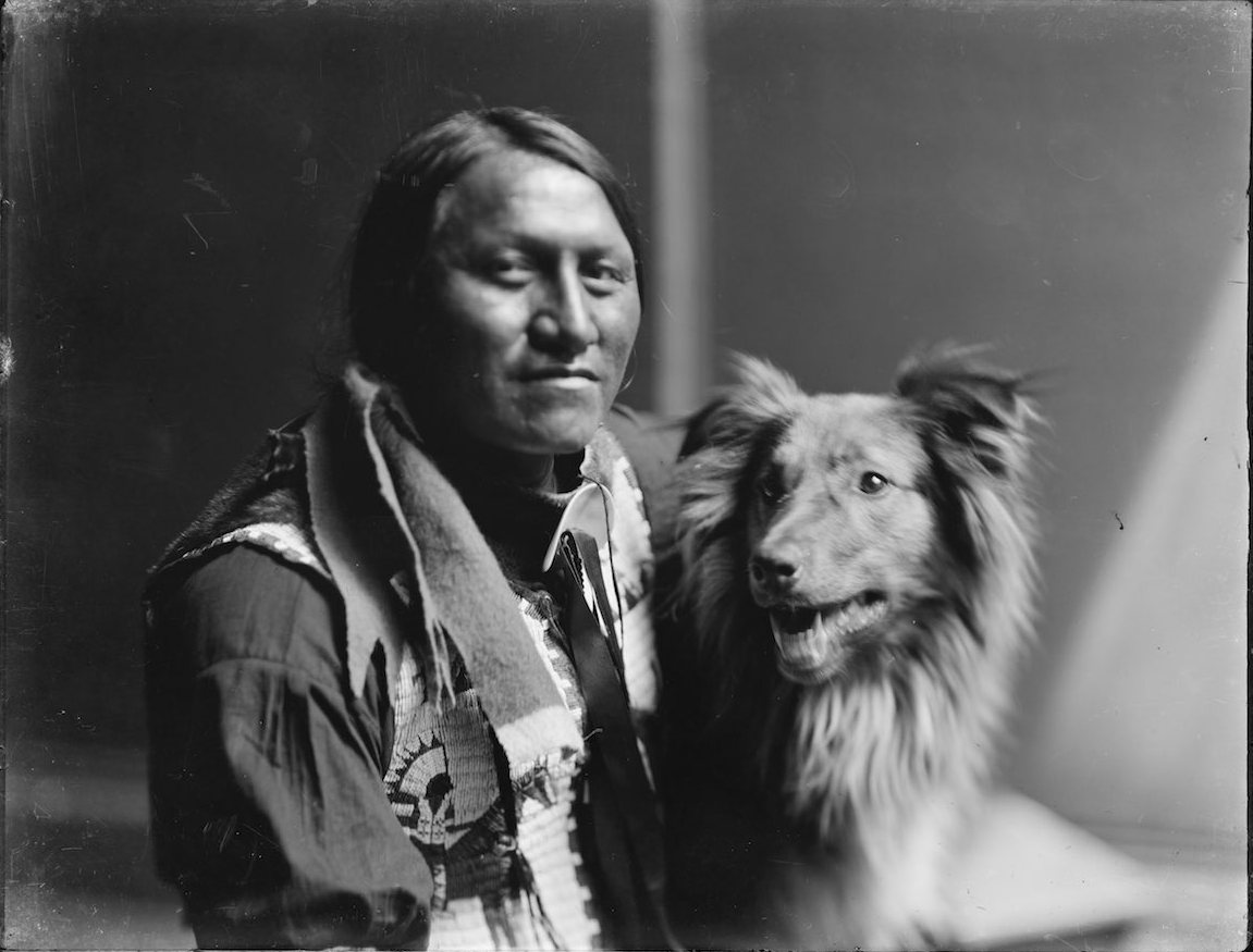 Lovely Vintage Pictures of Dogs Smiling When Photographed with Their ...
