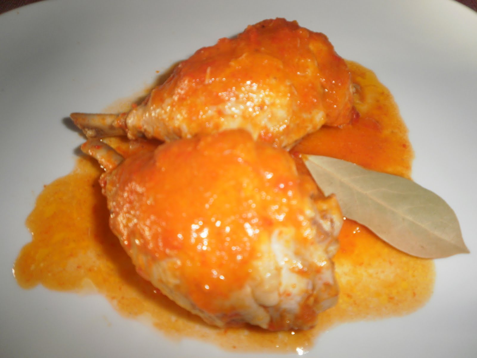 Una olla y laurel: POLLO GUISADO AL LAUREL