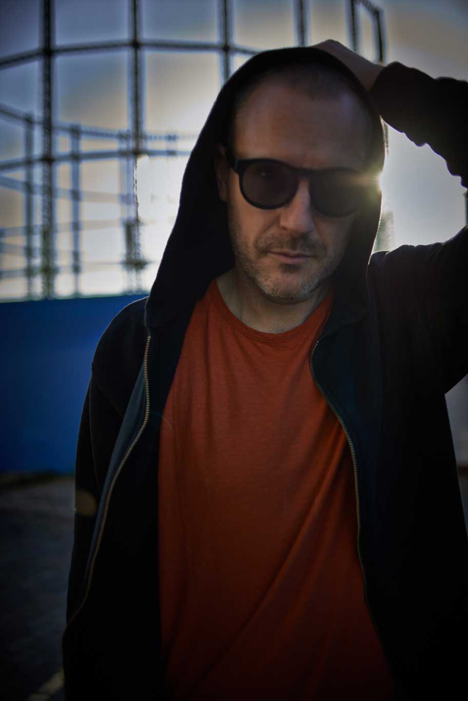 James Priestley en la segunda cita de Certain Club en la capital