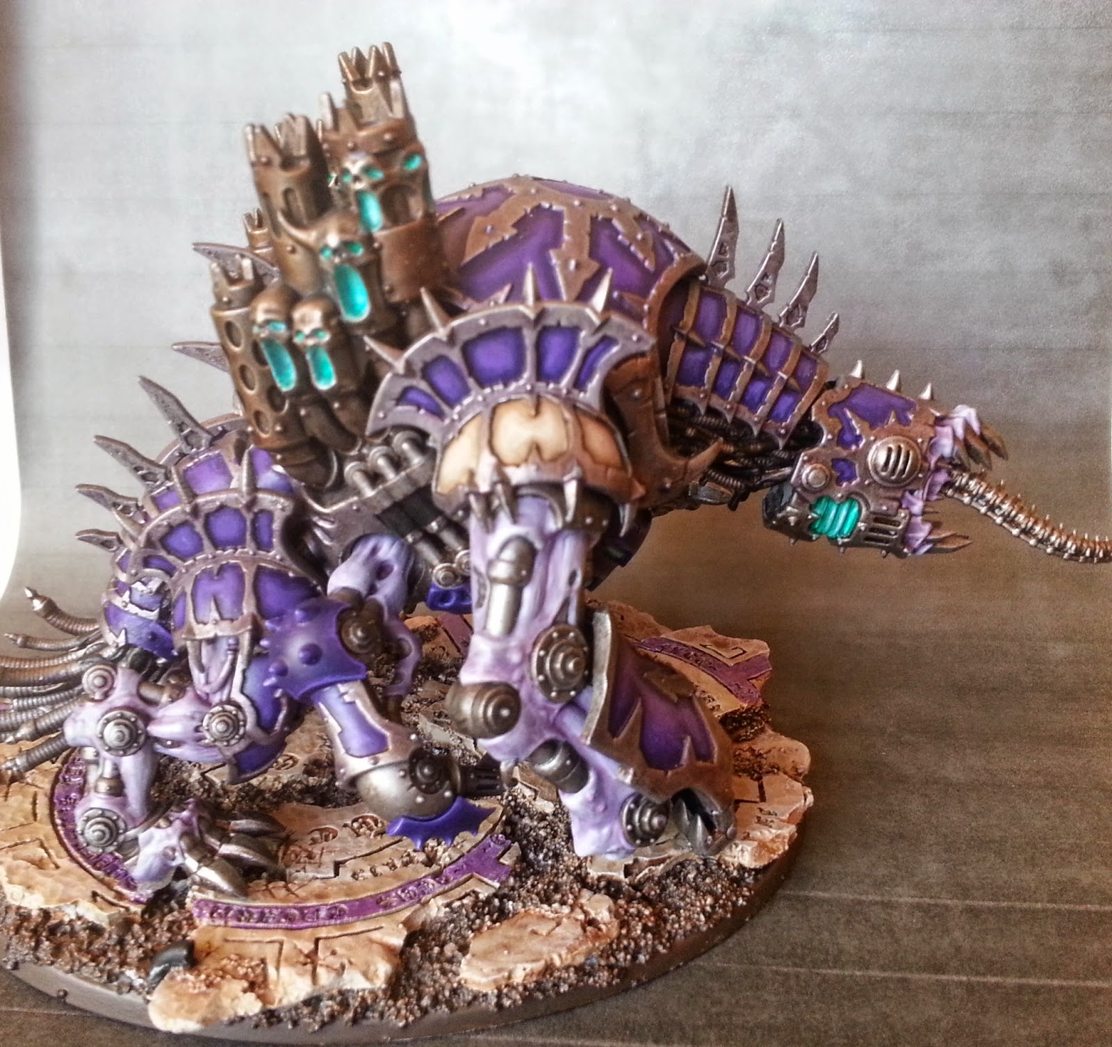Castigator's Chaos: Slaanesh Maulerfiend - The Colours of Chaos