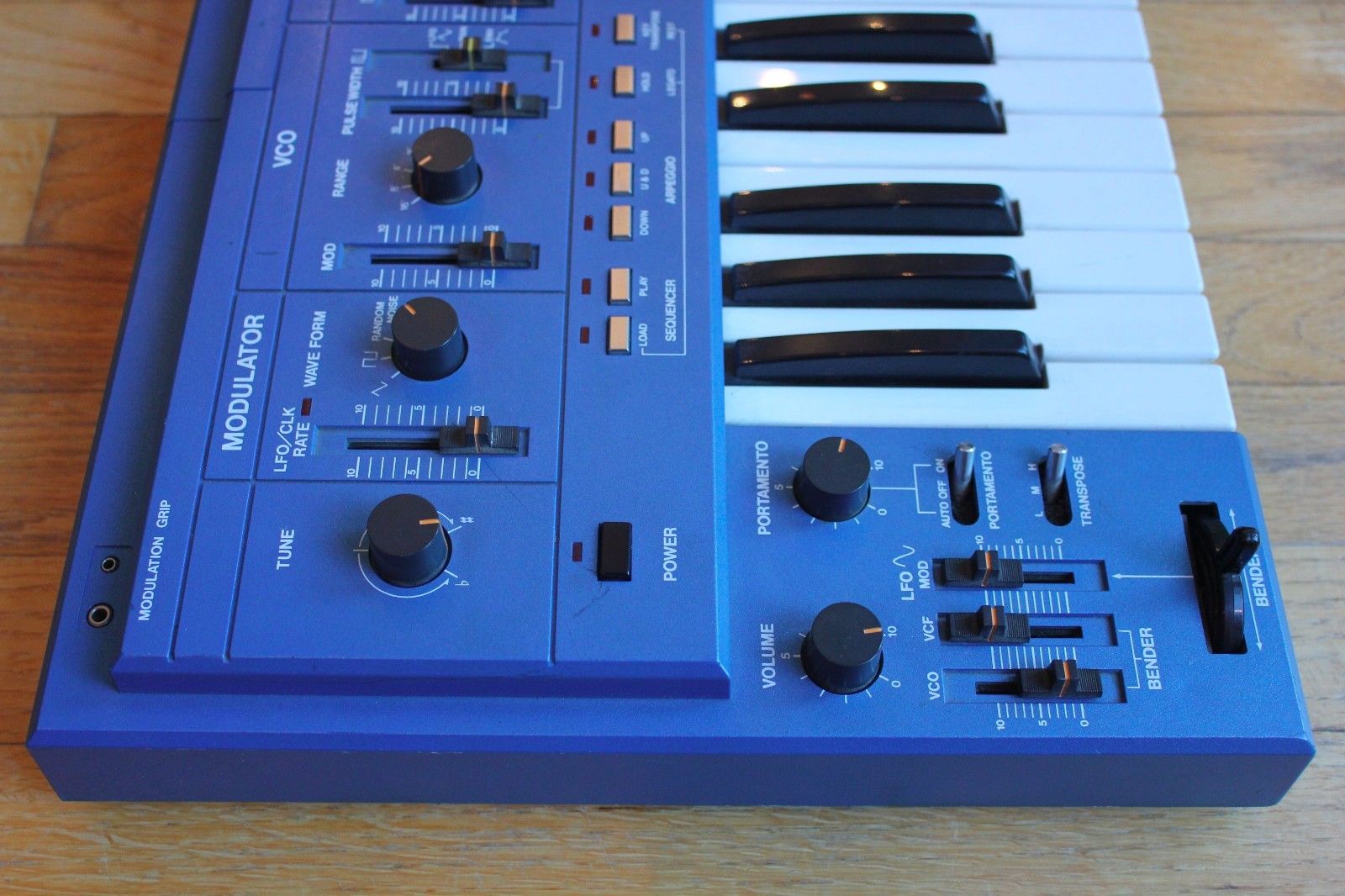MATRIXSYNTH: Blue Roland SH-101