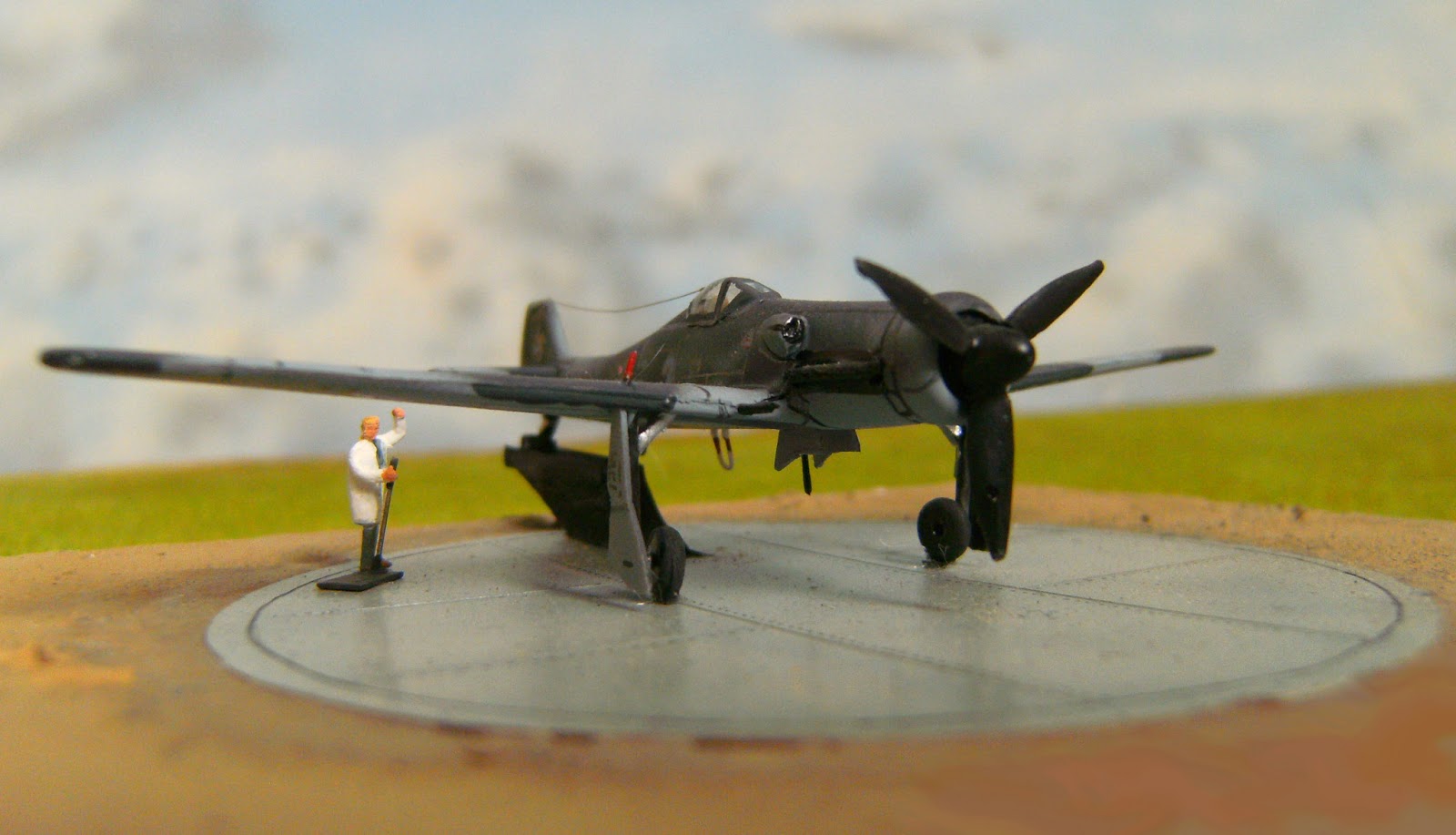 Happyscale-Modellbau: Focke Wulf Ta 152 - resin 1/144