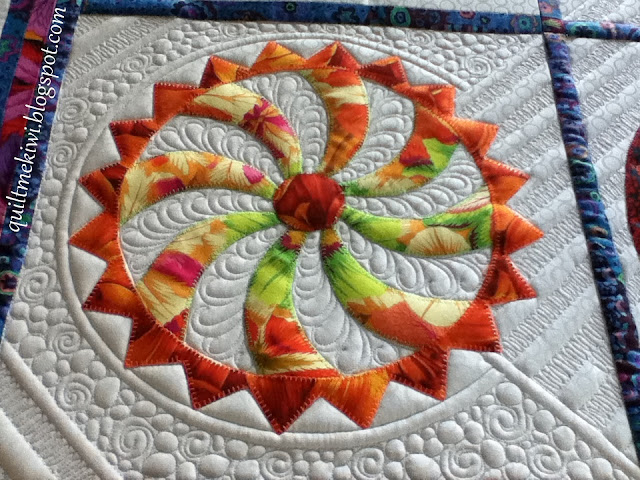 quiltmekiwi: Happy Daze!