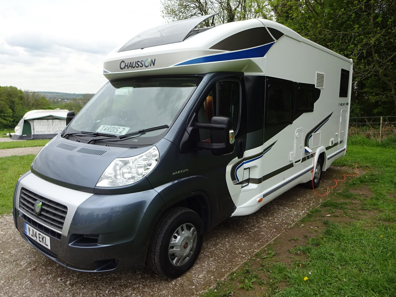 John & Lin's Continuing Adventure in Their Caravan: Stuck in the Mud ...