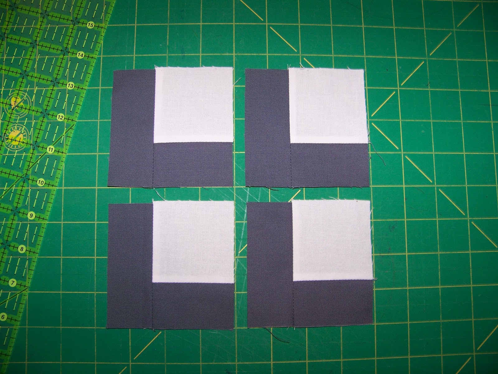 Kadybug Crafts: Interlocking Square Dance tutorial