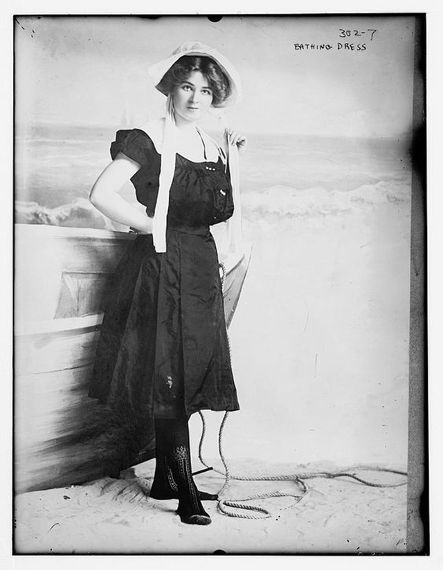 Victorian Bathing Suit Fashion: The Most Cumbersome Swimwear of All ...