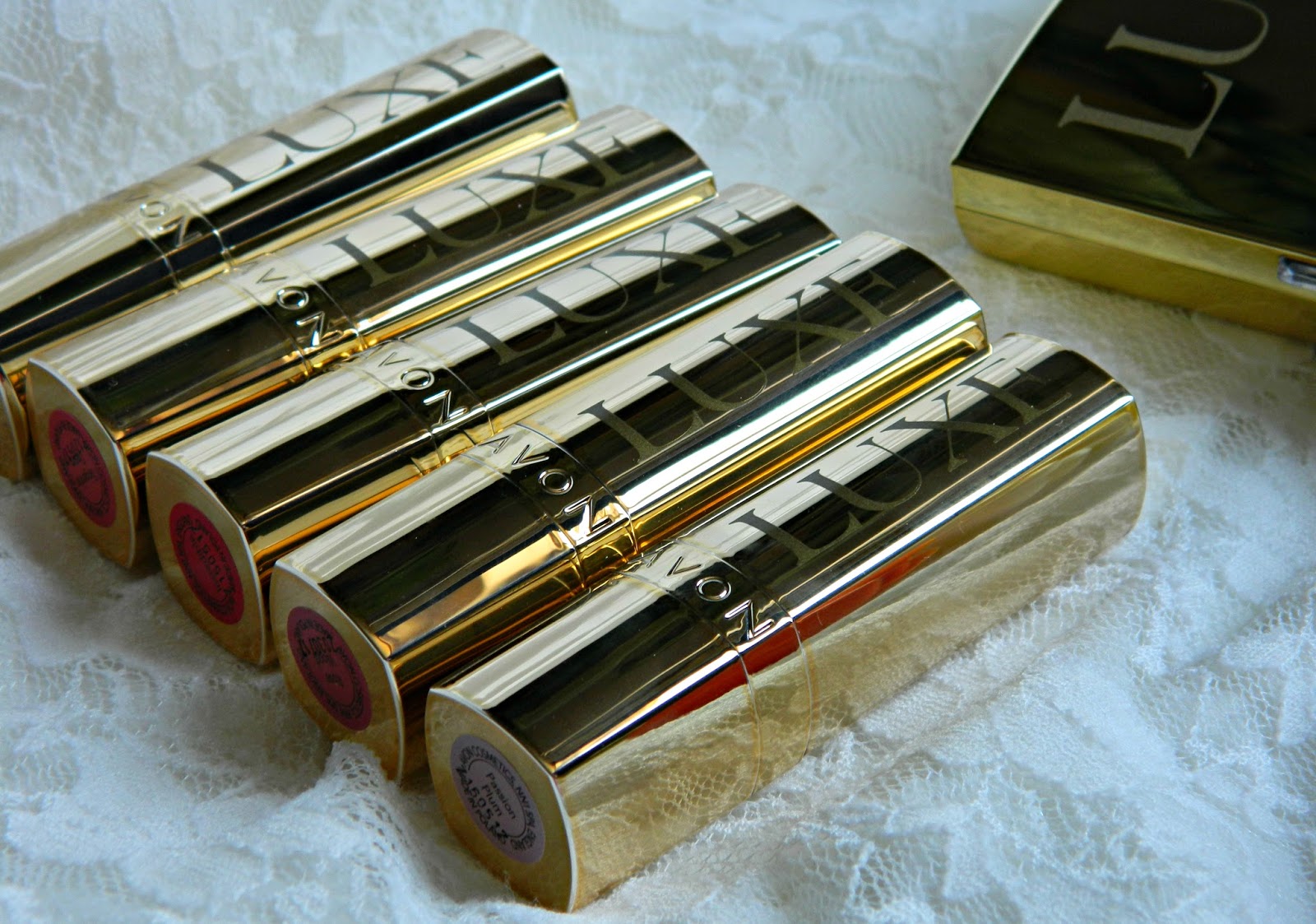 AVON Luxe: Allure 3u1 bronzer, hajlajter i rumenilo & Shape Sensation ...