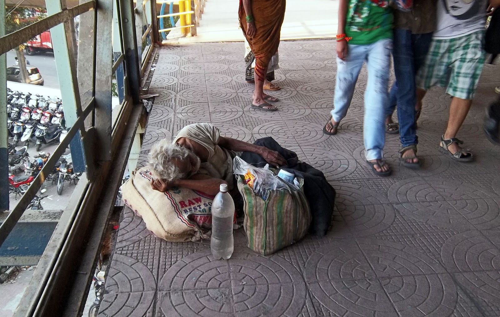 Stock Pictures: Destitutes and beggars - portraits of old men