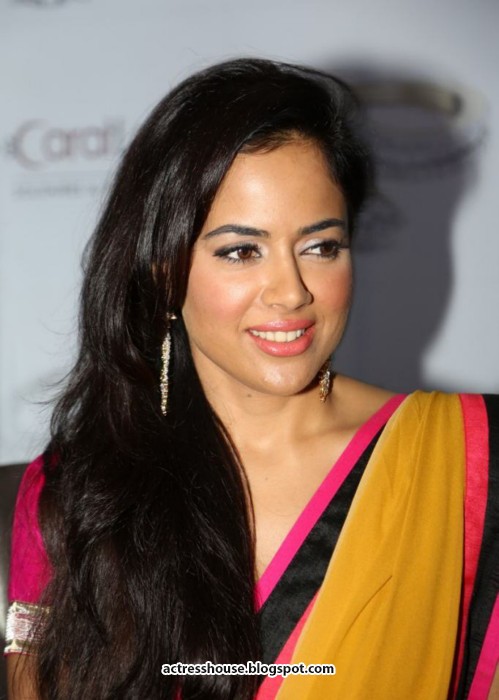 Sameera Reddy Beautiful Stills | Actress hot stills