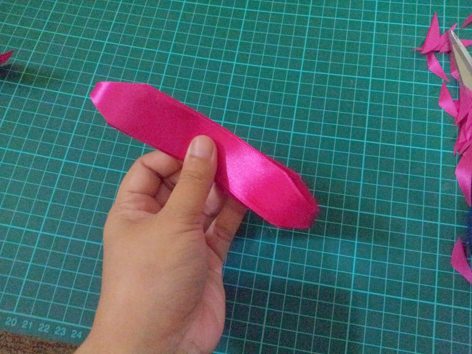 Panduan Kraf Riben dan Kertas: Tutorial : Riben Bebola (Upacara ...