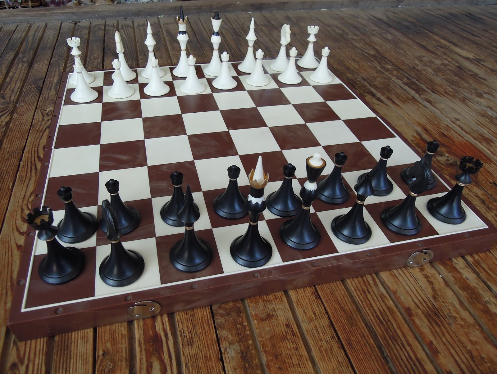 Krizantina műtárgybecsüs: Sakk