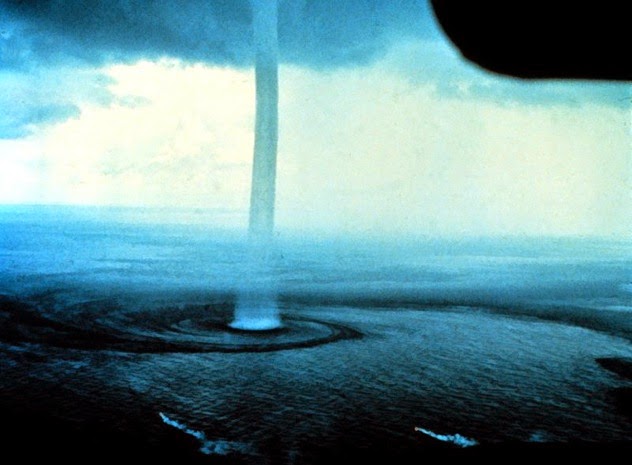 Sometimes Nature Is Awesome. Other Times, It’ll Scare The Life Out Of ... Sometimes Nature Is Awesome. Other Times, It’ll Scare The Life Out Of ...