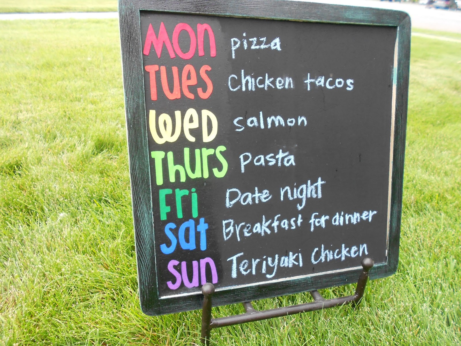 [me + you]: DIY menu board