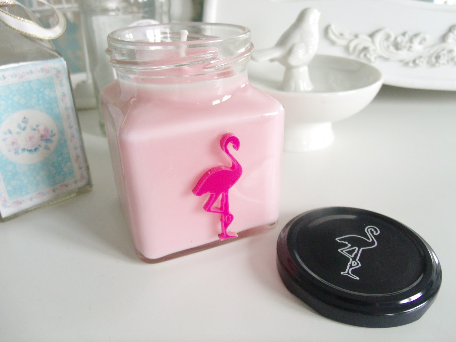 Gifts Ideas for Girls - Flamingo Gifts ♥ | Victoria's Vintage Blog