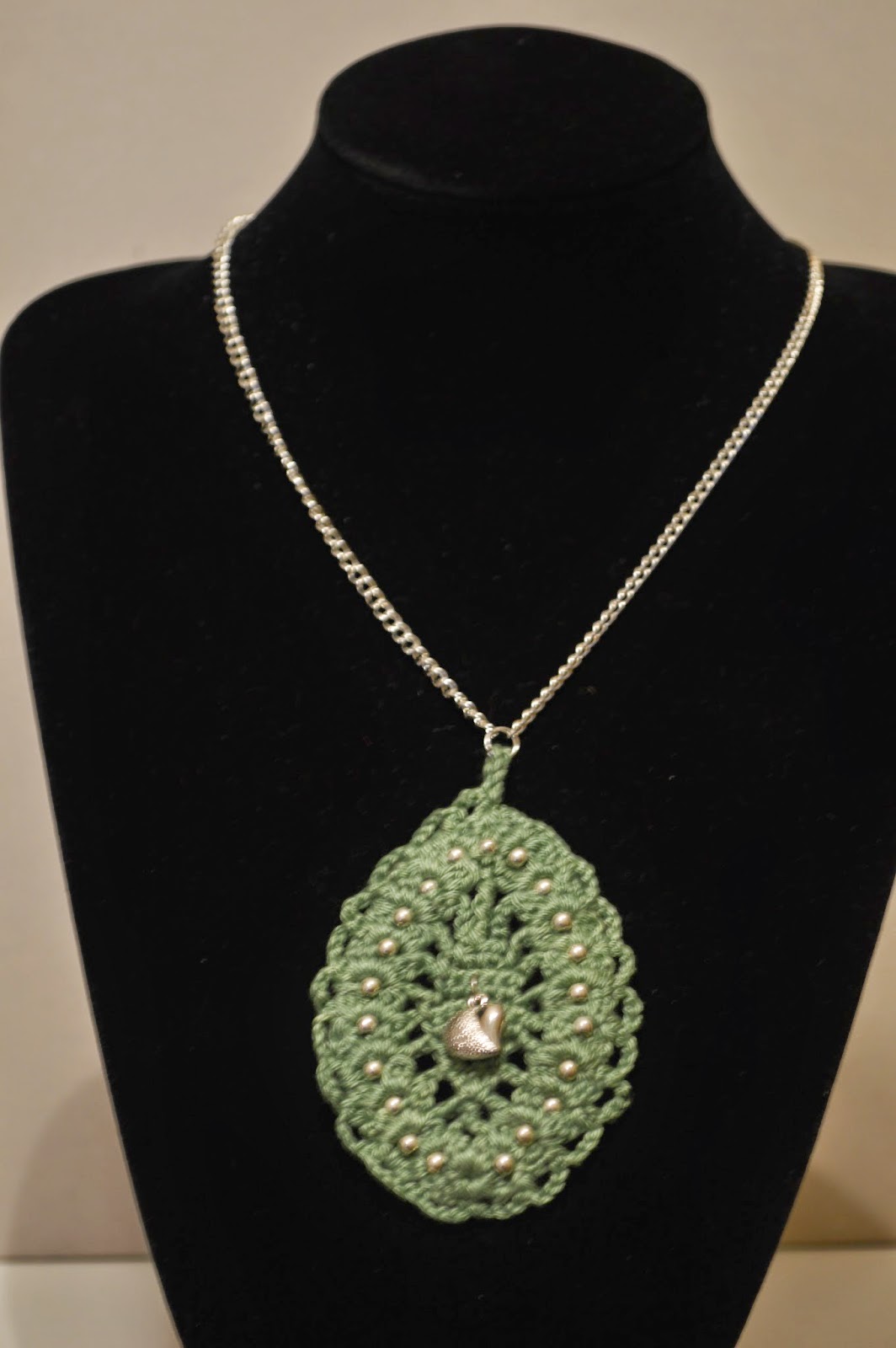 Eda HM: Coliere crosetate