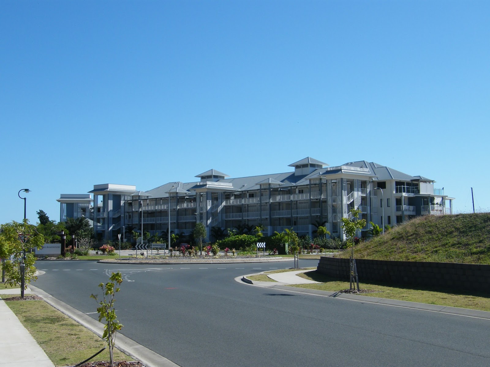 BJ and Noelle Travel Oz : Airlie Beach - Funny Dunny (Wunjunga ...