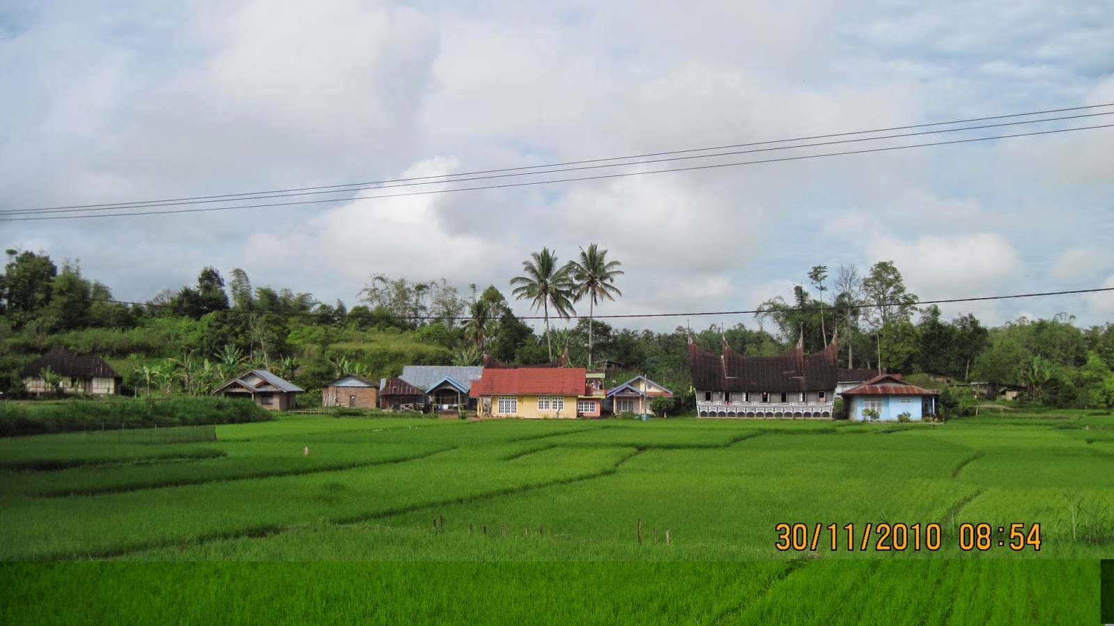 Keberagaman Dalam Satu Bingkai: KEINDAHAN ALAM SUMATERA BARAT