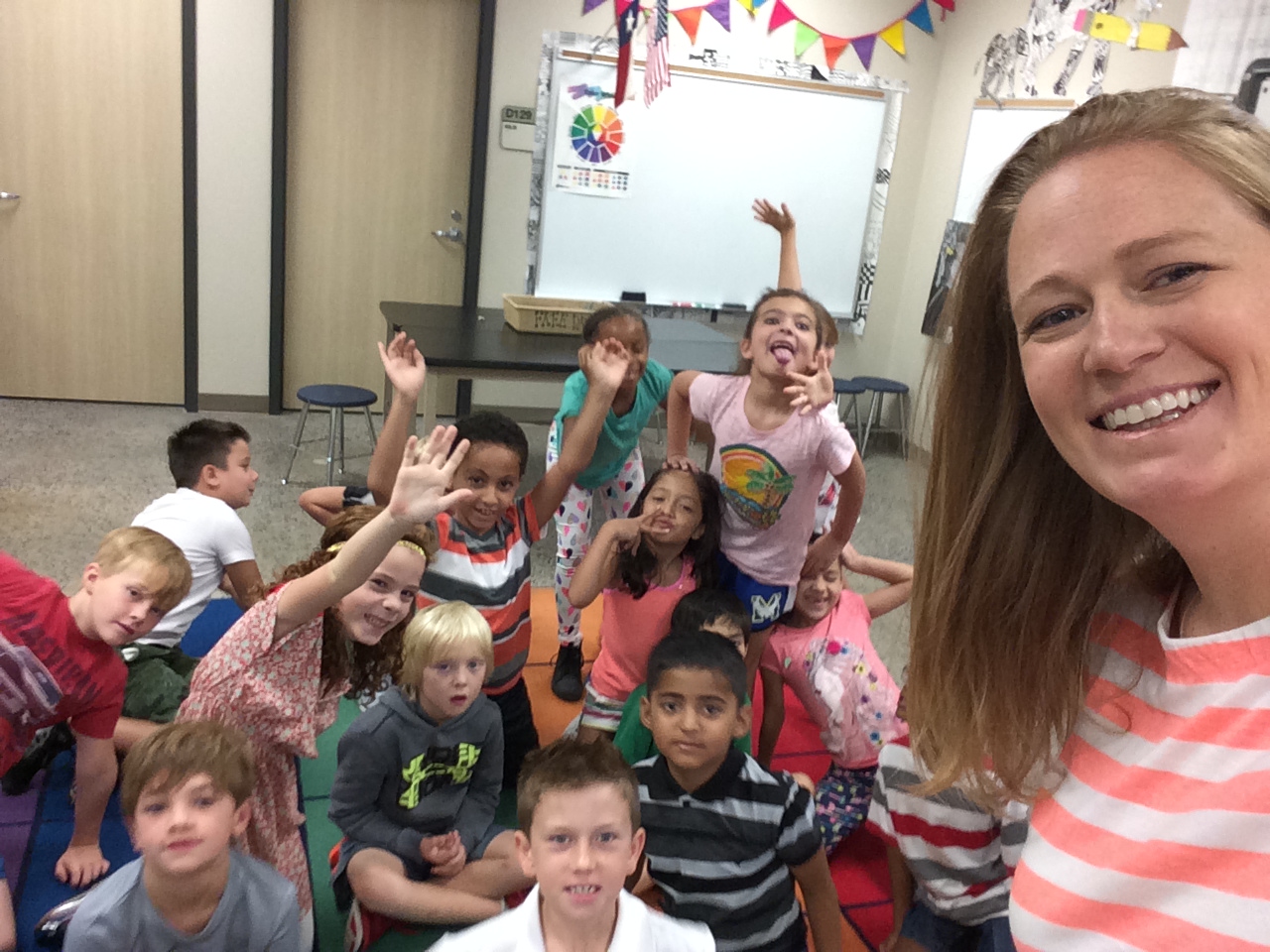 smART Class: Back To School All School Selfie Mural