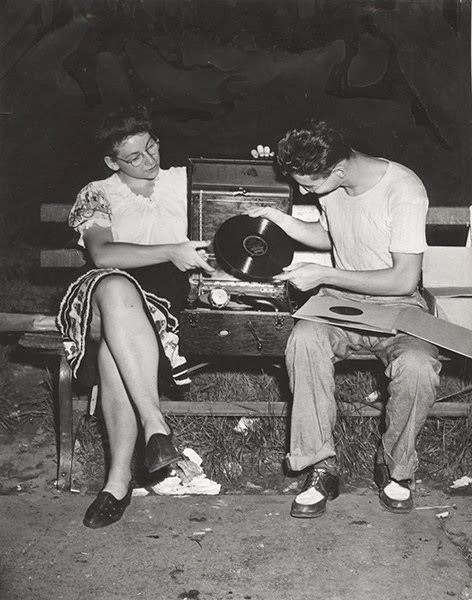 Museo LoPiù: Amazing photographers: Arthur Fellig 'Weegee' (1.02)