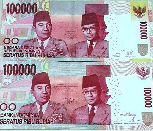 trisetiono79.blogspot.com: Uang NKRI Baru (2014) & Lama (2004) Pecahan Seratus Ribu Rupiah