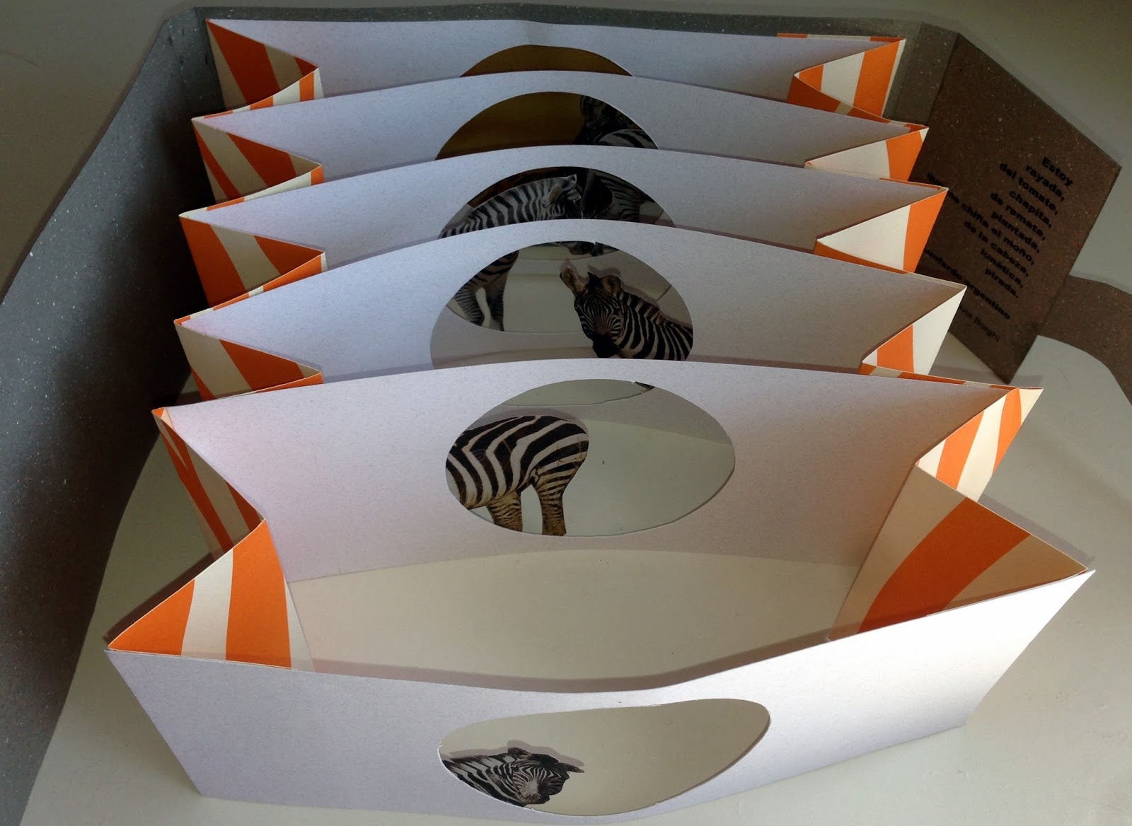 UN LIBRO PARA JUGAR. Paso a Paso / Fetiches de cartón