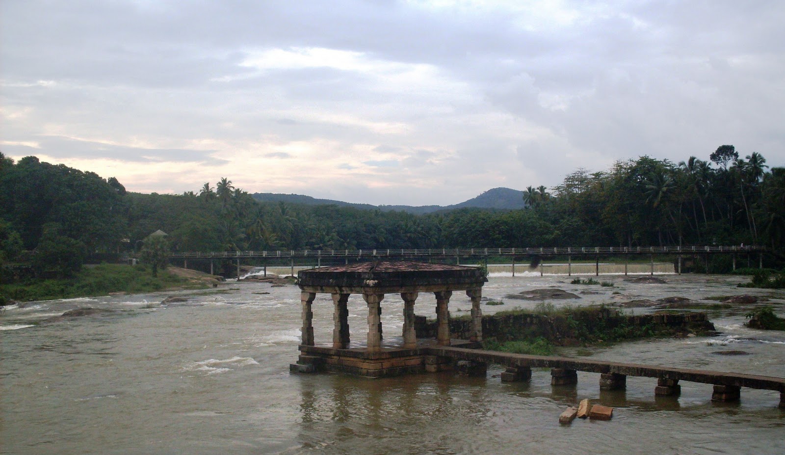 Tamilnadu Tourism: Thirparappu Waterfalls, Kanyakumari