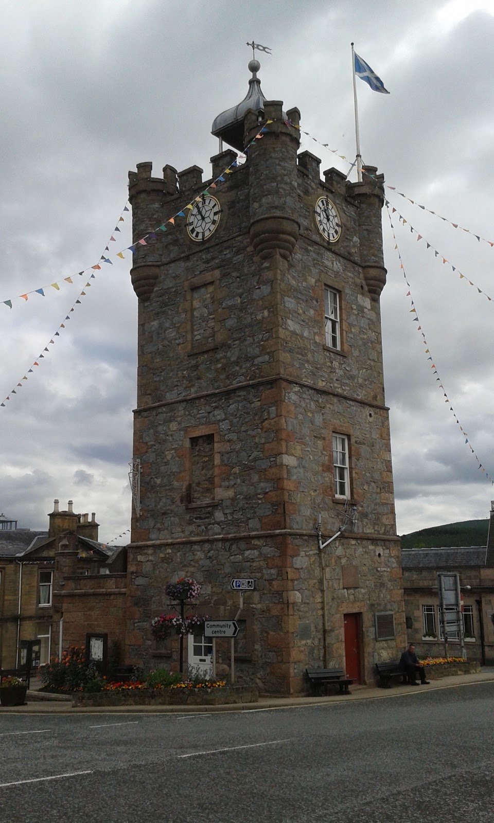 Pamela & Ken's Days of Fun!!: Dufftown - home to whiskey