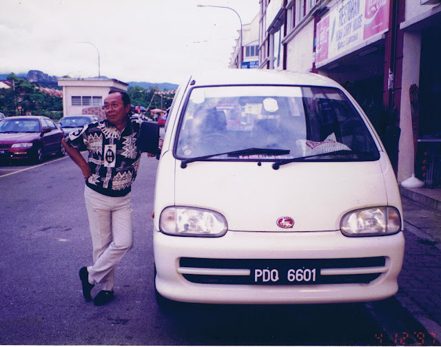 OMAR M. HASHIM (OMARA): Sepanjang Bersama Datuk Aziz Sattar